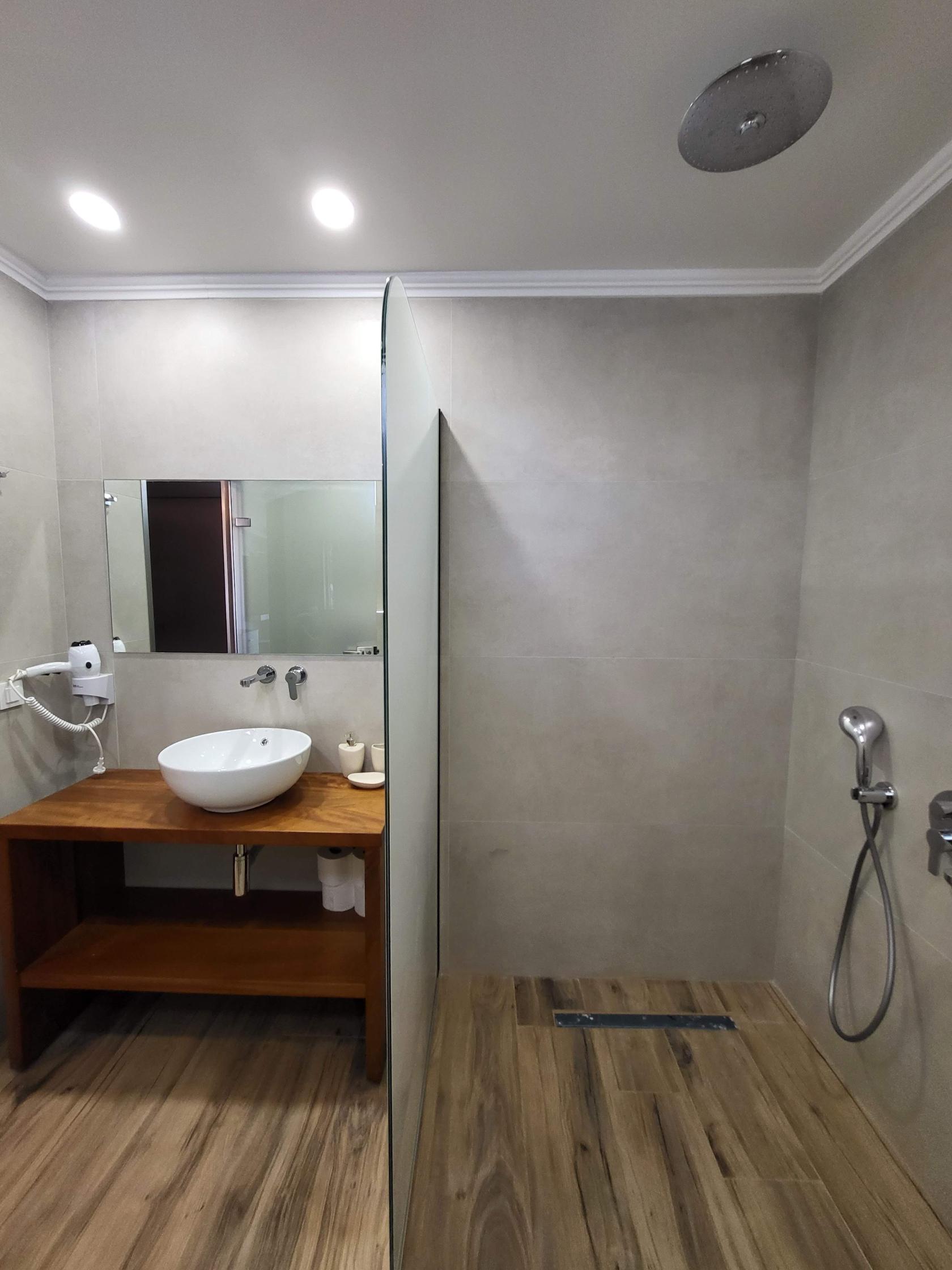 Superior Self-Catering Studios | Paradise Hotel and Bar